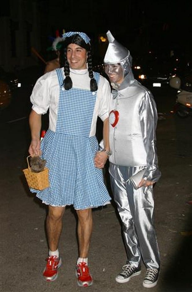 25 Classic Pictures of Celebrity Halloween Costumes – TVovermind