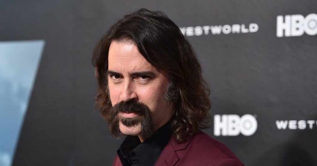 5 Things You Didn’t Know About Dexter’s Devon Graye - TVovermind