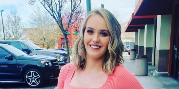 Anna ‘Chickadee’ Cardwell, Reality Star & Mama June’s Daughter, Dead at ...