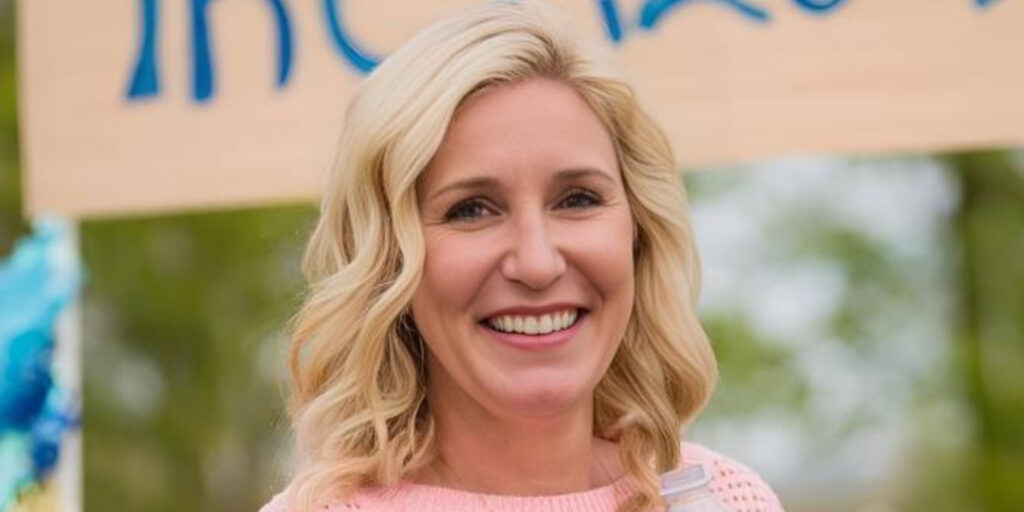 Fixer to Fabulous Cast: Meet the Stars of HGTV’s Hit Renovation Show ...